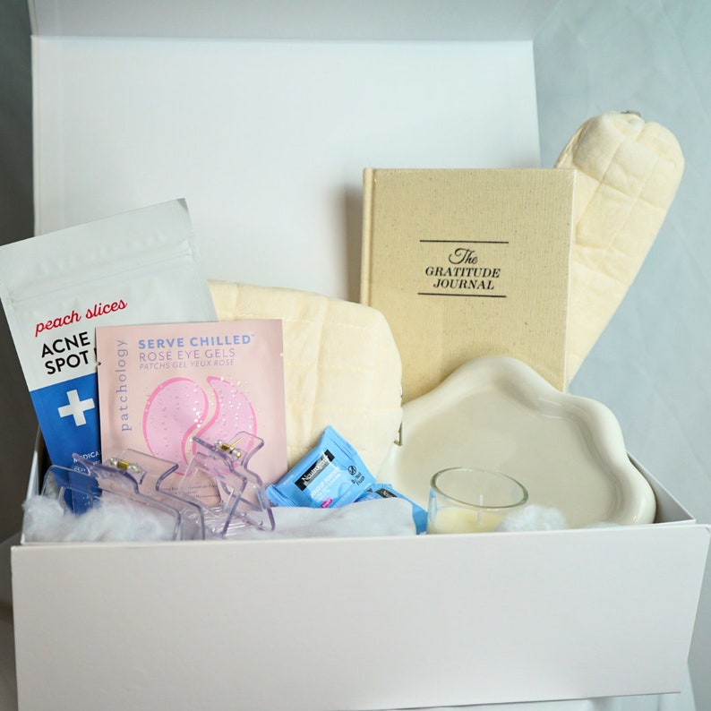 Deluxe Minimalist Gift Box for Her - Etsy