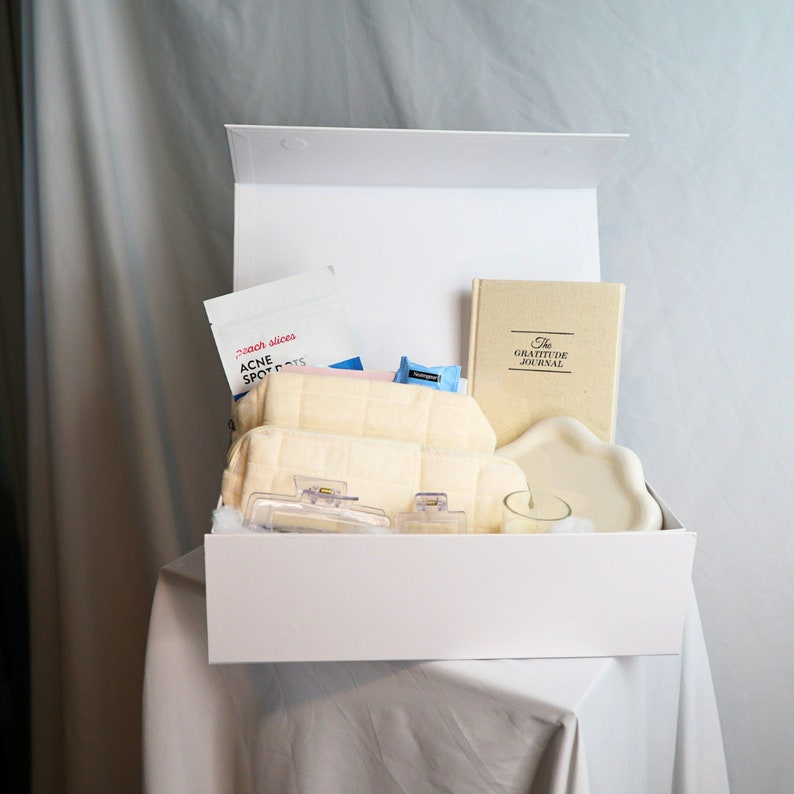 Deluxe Minimalist Gift Box for Her - Etsy