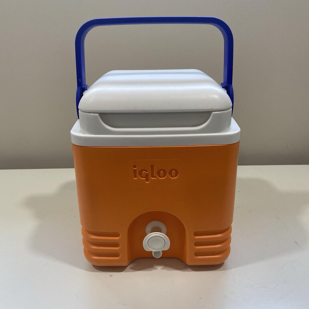 Igloo Square Ice Cooler Beverage Cube 1 Gallon Water Jug, Spout Orange ...
