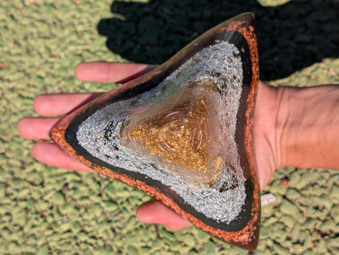 OG Pyramid 3 Sides Hand Crafted Flows With Bio Geometry. Grid ...