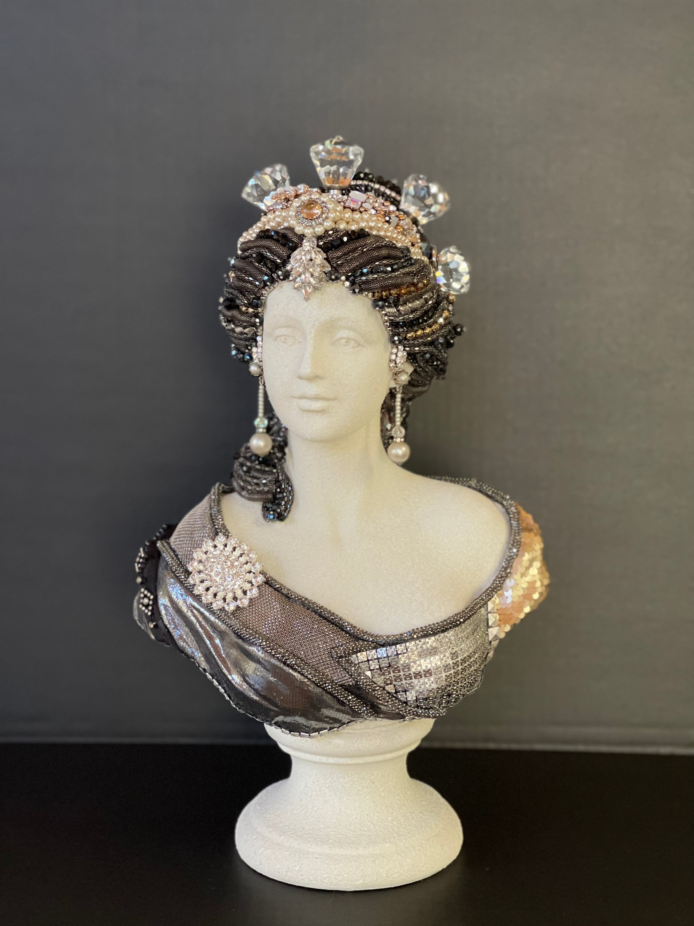 Lady in Chains - Etsy