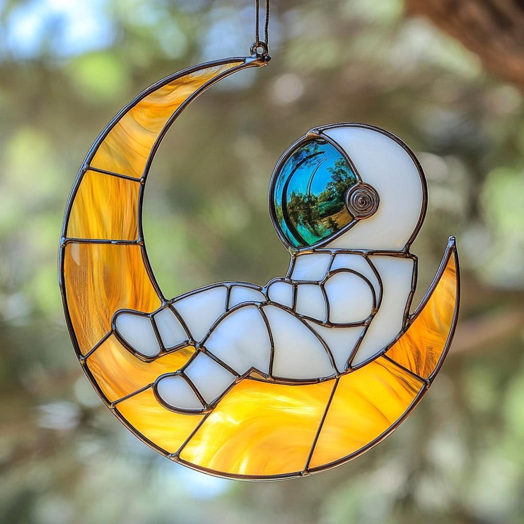 Digital Dream Spaceman Stained Glass Pattern, Astronaut on Moon Stained ...