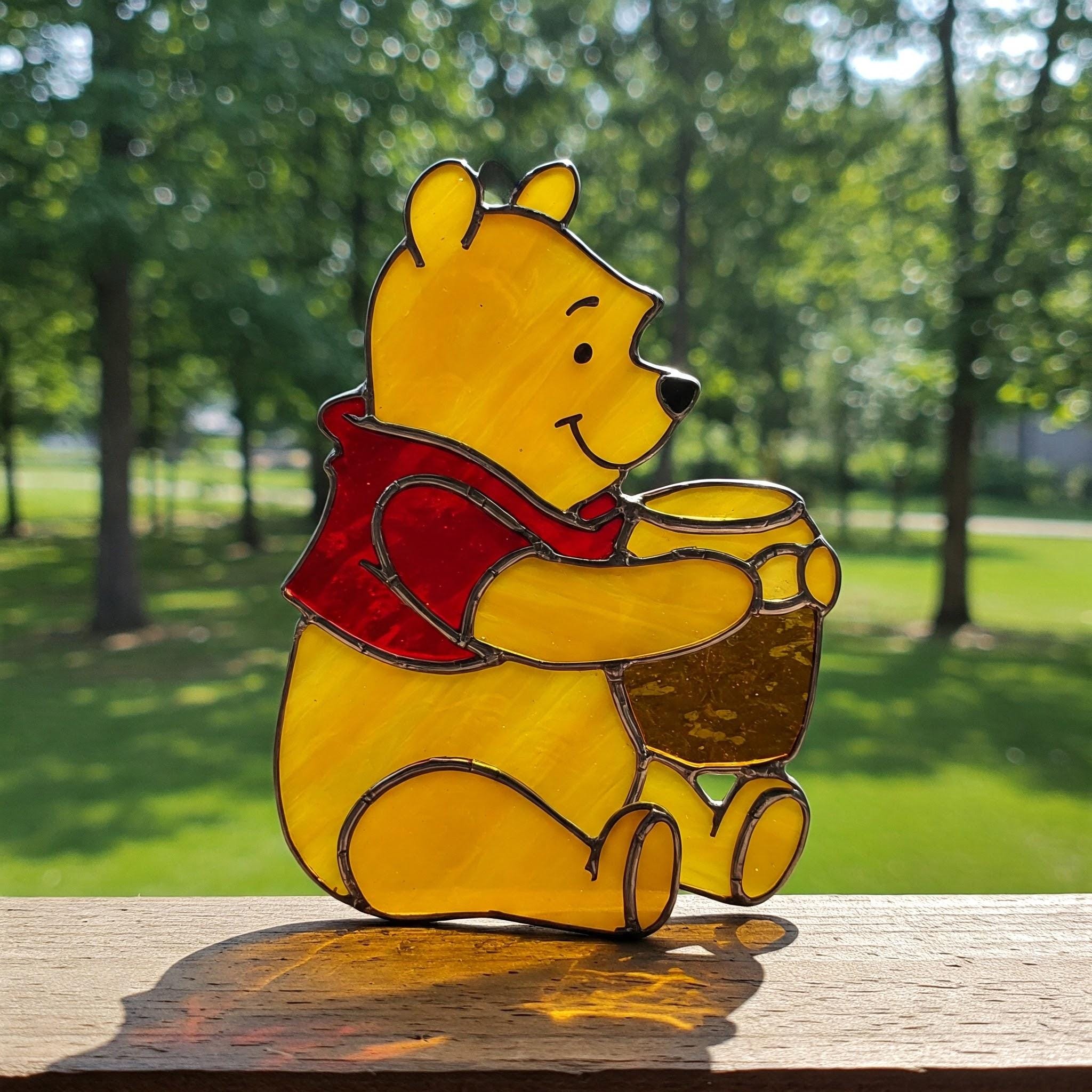 Winnie the Pooh Stained Glass Pattern, Winnie the Pooh With Honey Bee ...