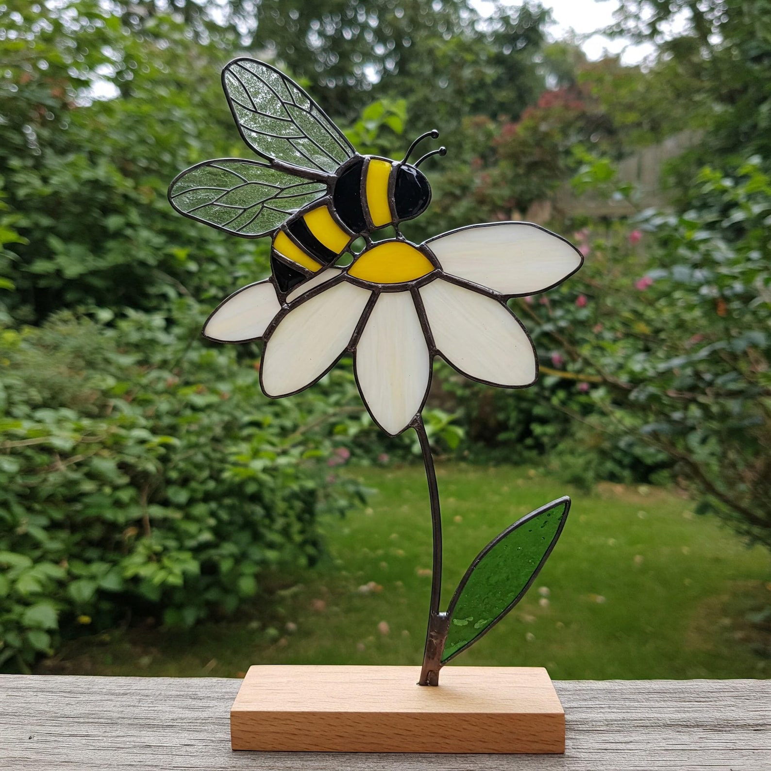Bumblebee on Daisy Stained Glass Pattern Digital Download, DIY Vibrant ...