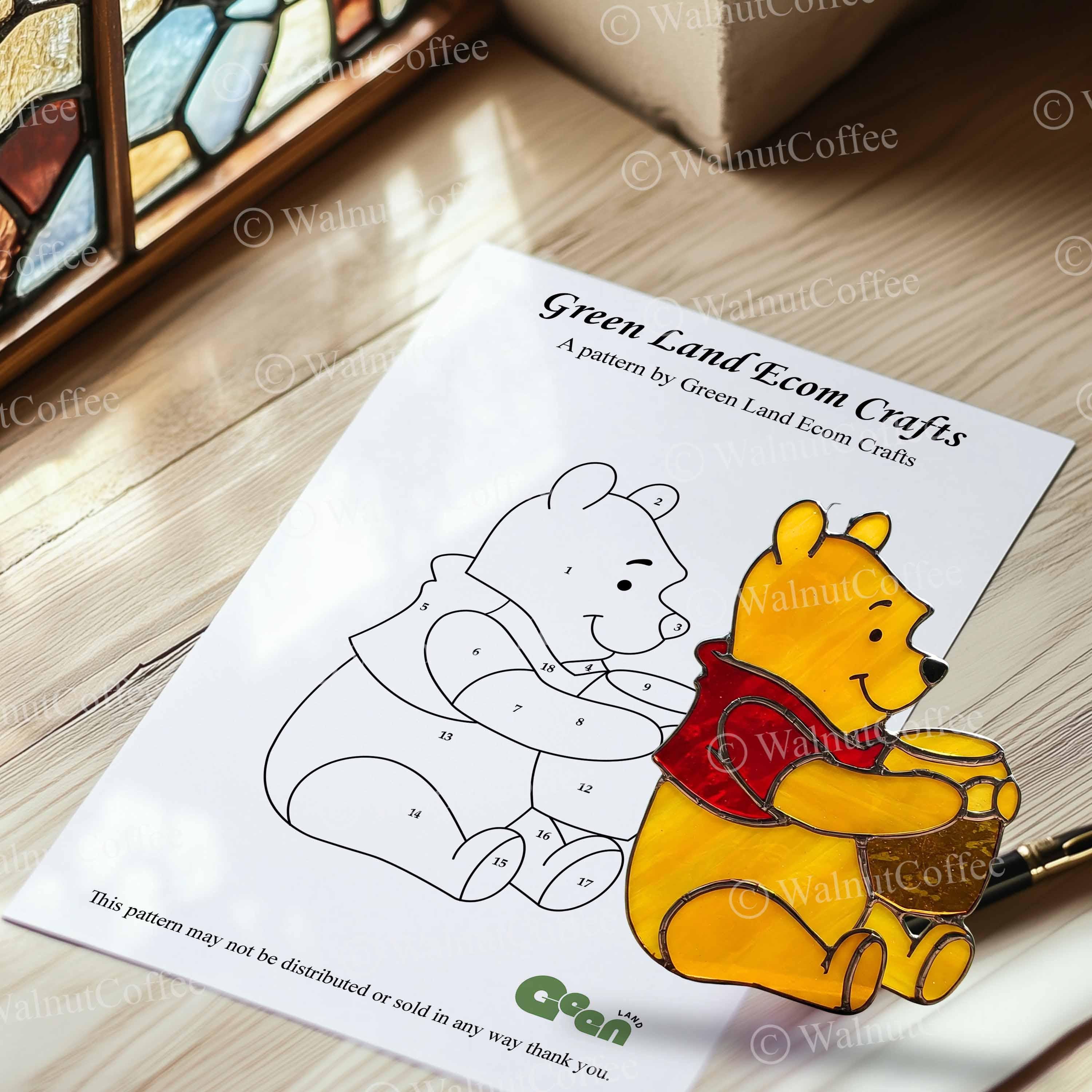 Winnie the Pooh Stained Glass Pattern, Winnie the Pooh With Honey Bee ...