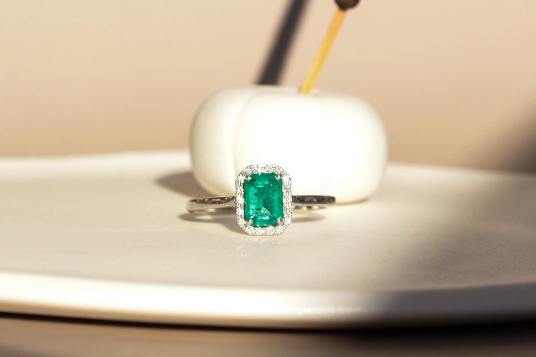 Big Green Emerald and White Diamonds Statement Cocktail Ring Natural ...