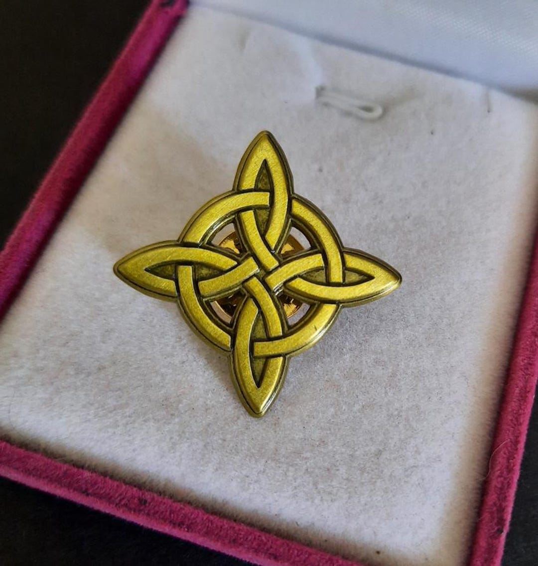 Celtic Knot Pin Badge Brooch Witches Knot Eire Irish Bronze Tone Brooch ...