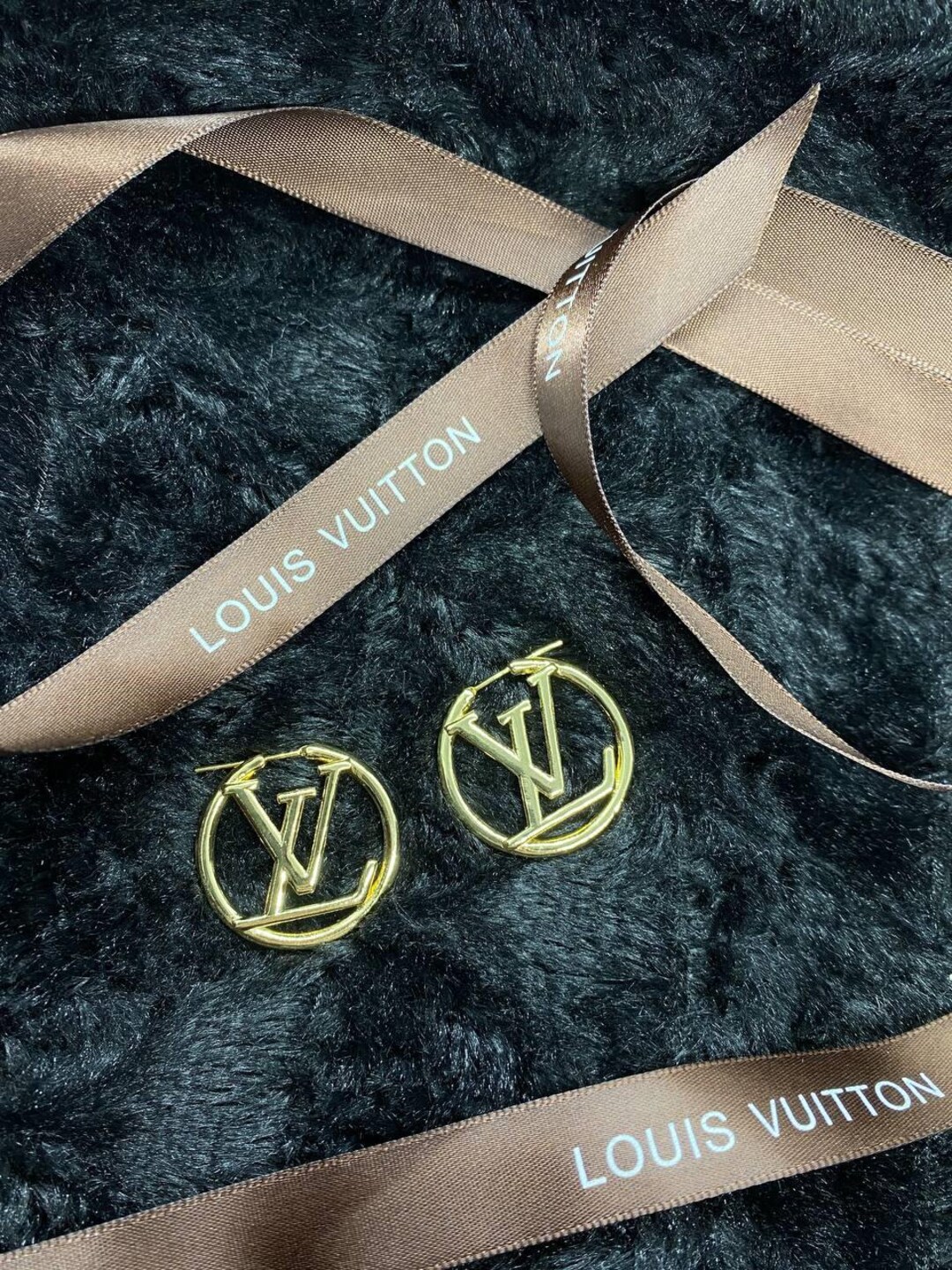LOUIS VUITTON Gold Centred LV Fashion Hoop Earrings - Etsy
