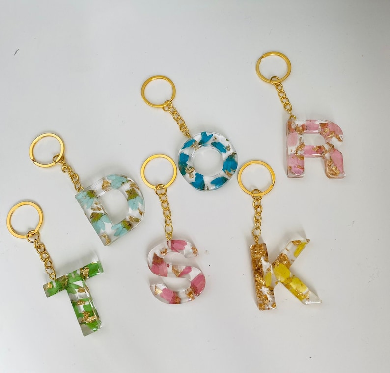 Custom Resin Flower Keyring | Initial Letter Keyring | Personalised ...