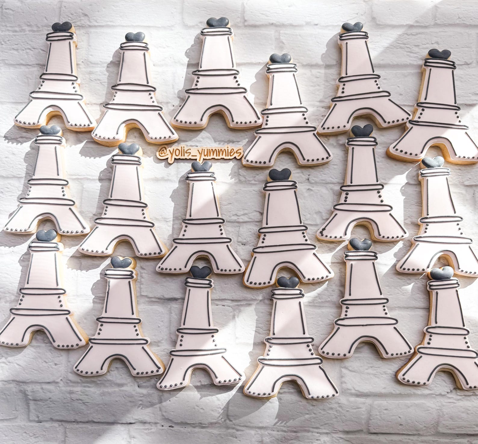 Set of 12 Cookies, Eiffel Tower Cookies, Birthday Cookies, Cookie ...
