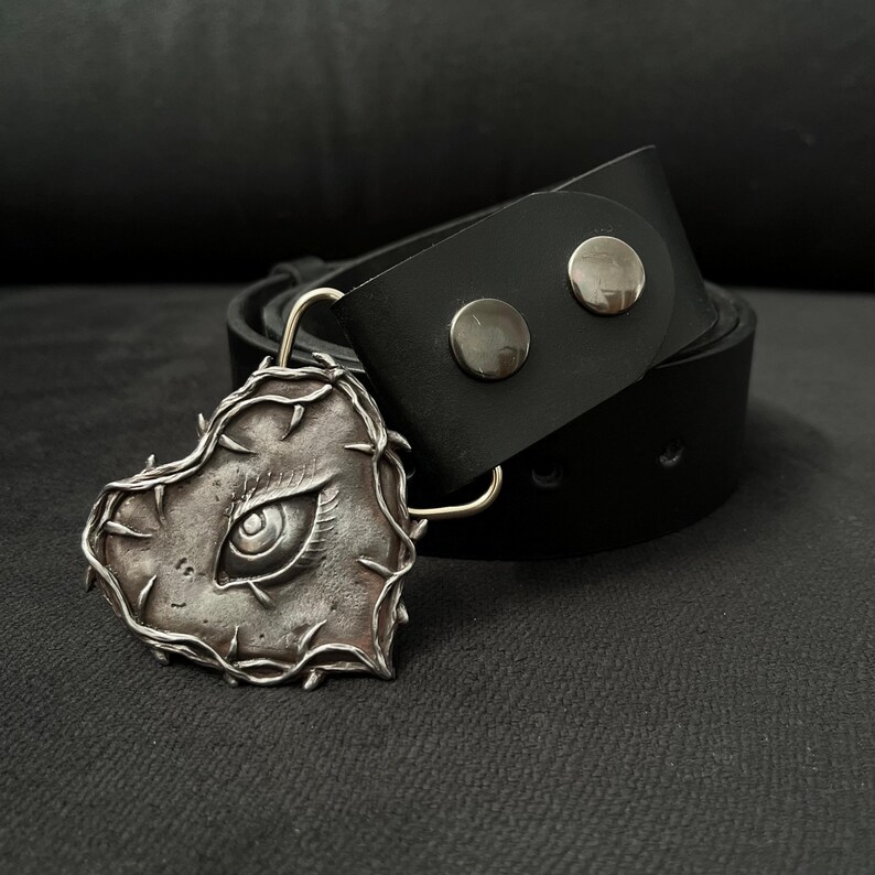 Crying Eye Heart Buckle | Gothic Dark Art Accessory | Pewter Occult ...