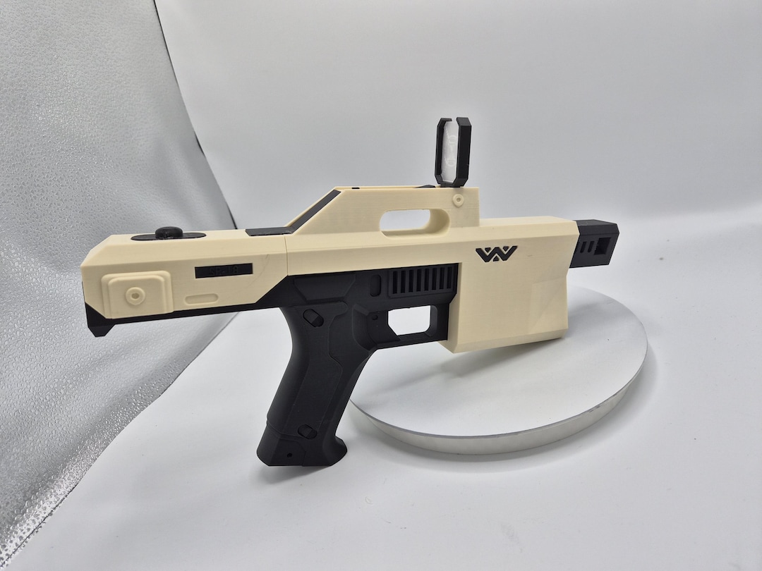 Predator Badlands SP-18 Pistol Cosplay / Costume Weapon - Weyland ...