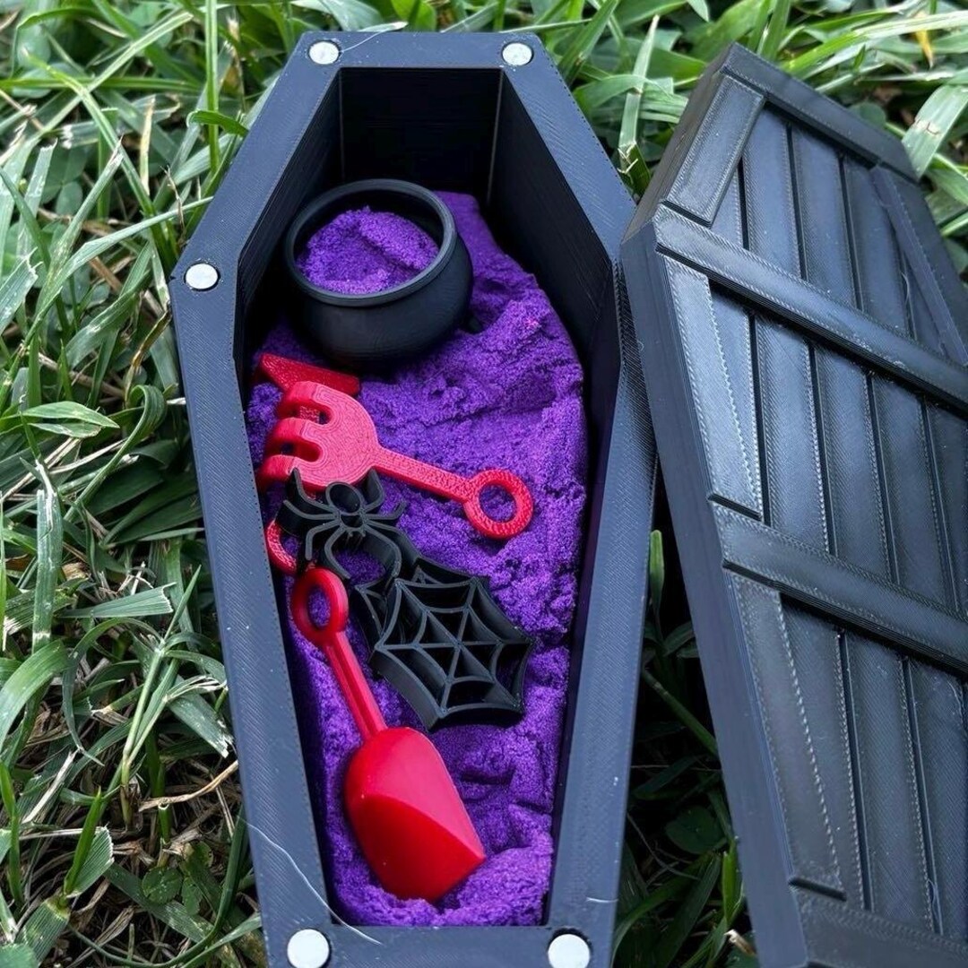 Spooky Halloween Mini Coffin Desktop Sandbox With Kinetic Sand, Toys ...