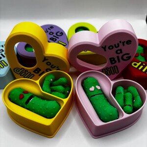 3D Printed Articulated Pickle Gift Set - Heart Container Conversation Heart With Keychain ...
