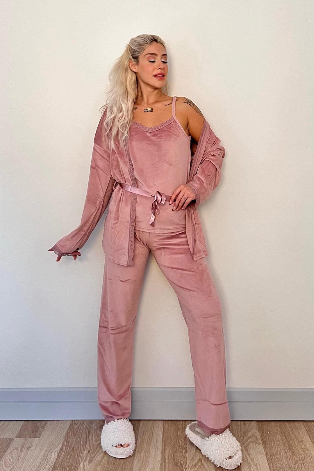 Women's Velvet Pajama Set With Robe - Elegant and Cozy Two-piece ...