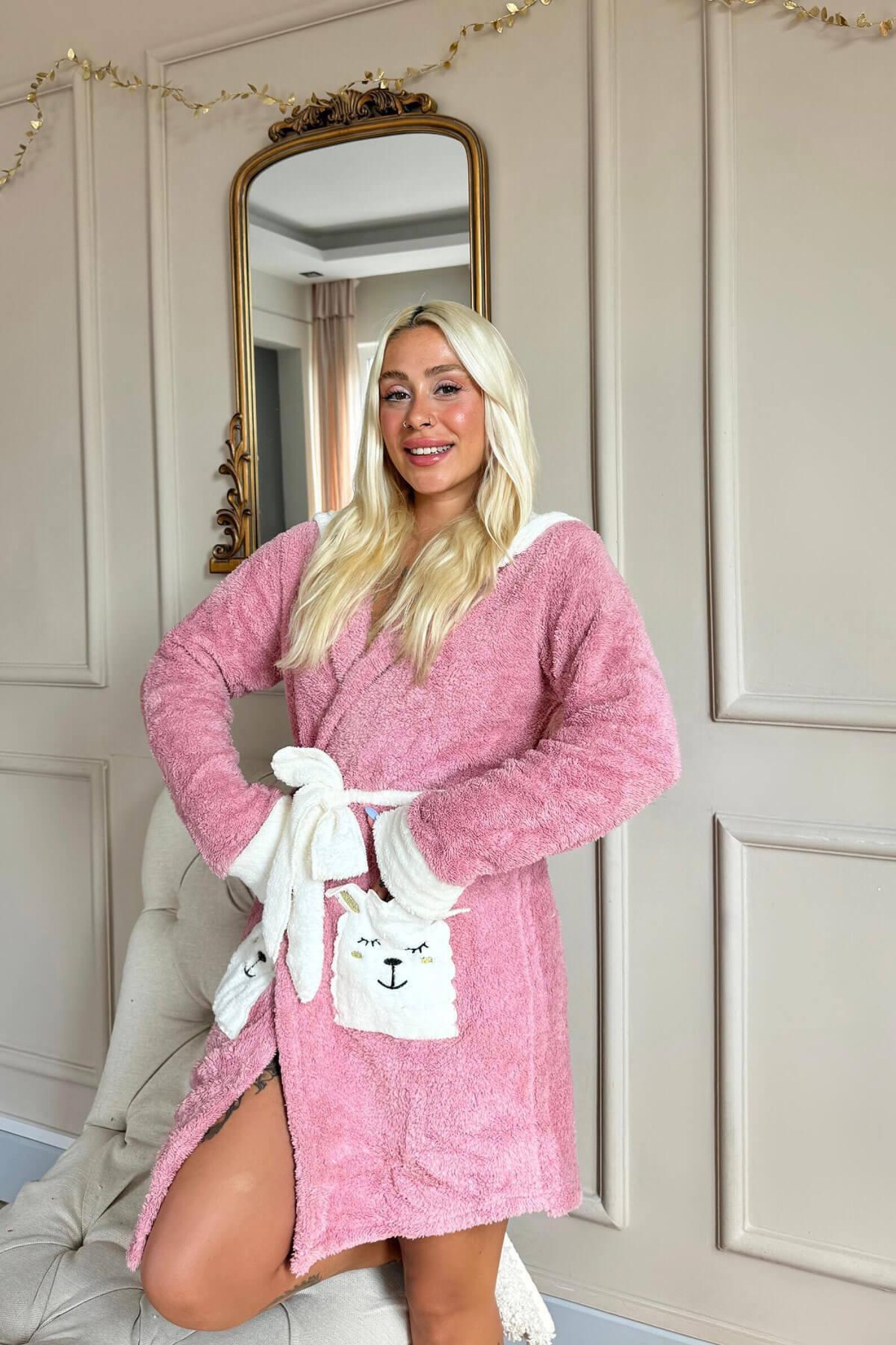 Pink Hooded Plush Robe With Pockets - Women's Soft Fleece Bathrobe ...