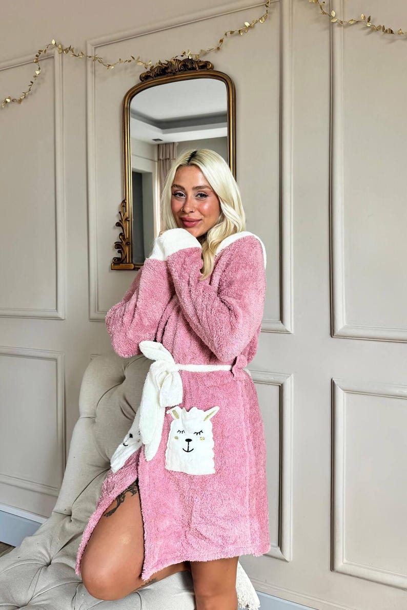 Pink Hooded Plush Robe With Pockets - Women's Soft Fleece Bathrobe ...