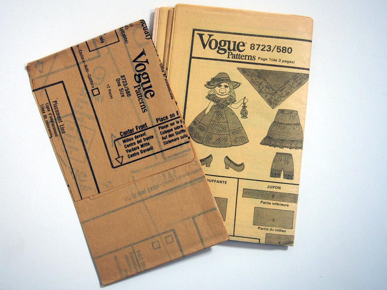 Vogue 8723, Jim Henson's Muppet Miss Piggy Wardrobe Sewing Pattern ...