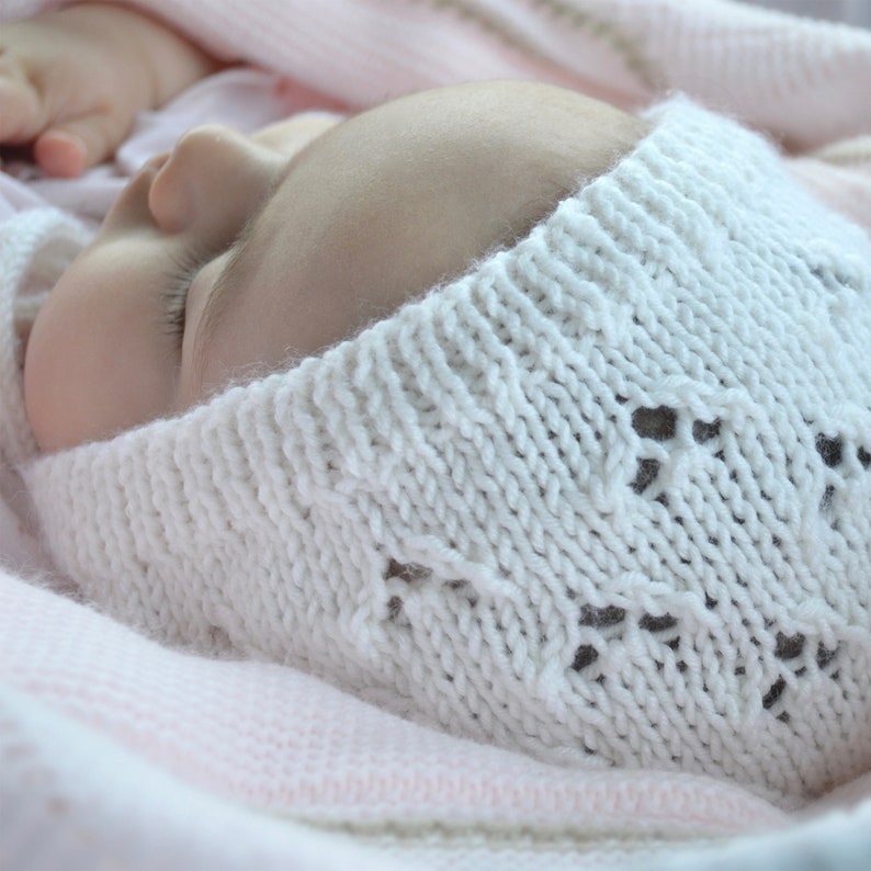 Baby Bonnet Knitting Pattern LITTLE HEARTS - Etsy New Zealand