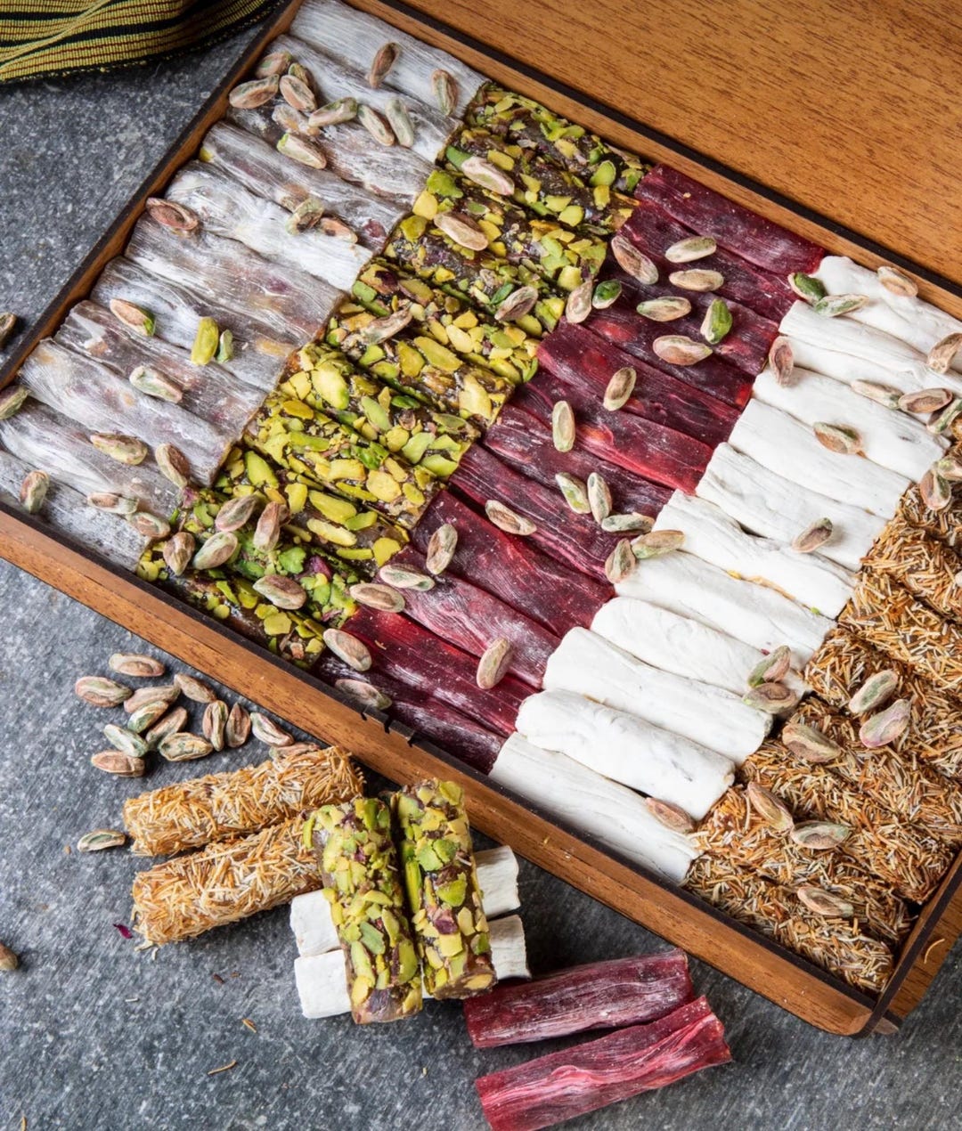 Mixed Turkish Delight Set in Wooden Luxury Box, 1000 Gram | Turkish ...
