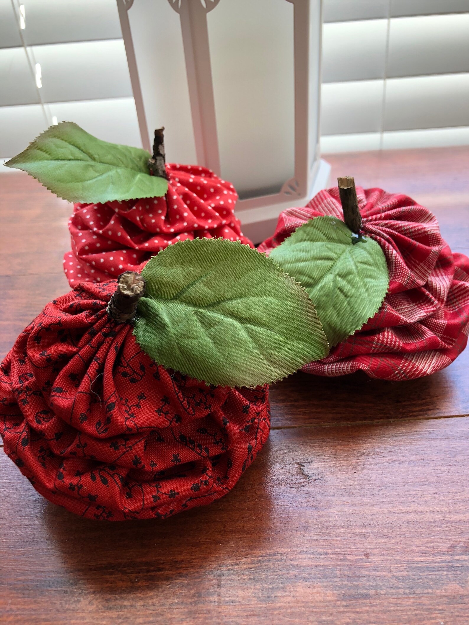 Red Apple Fabric Yoyo SINGLE Teacher Gift Fall Autumn - Etsy