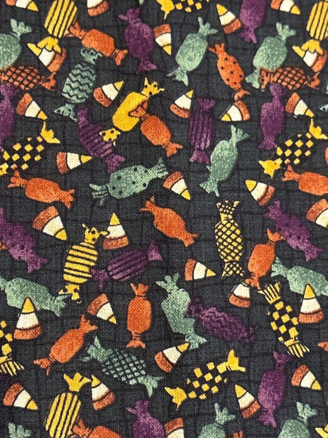 Mumms the Word Debbie Mumm SSI Quilting Cotton 1/2 Yd Candy Black ...