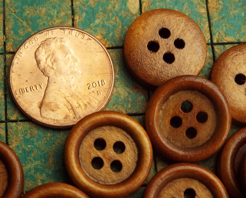 40 Brown Wood Buttons 15mm 4 Hole Natural Wood Buttons - Etsy