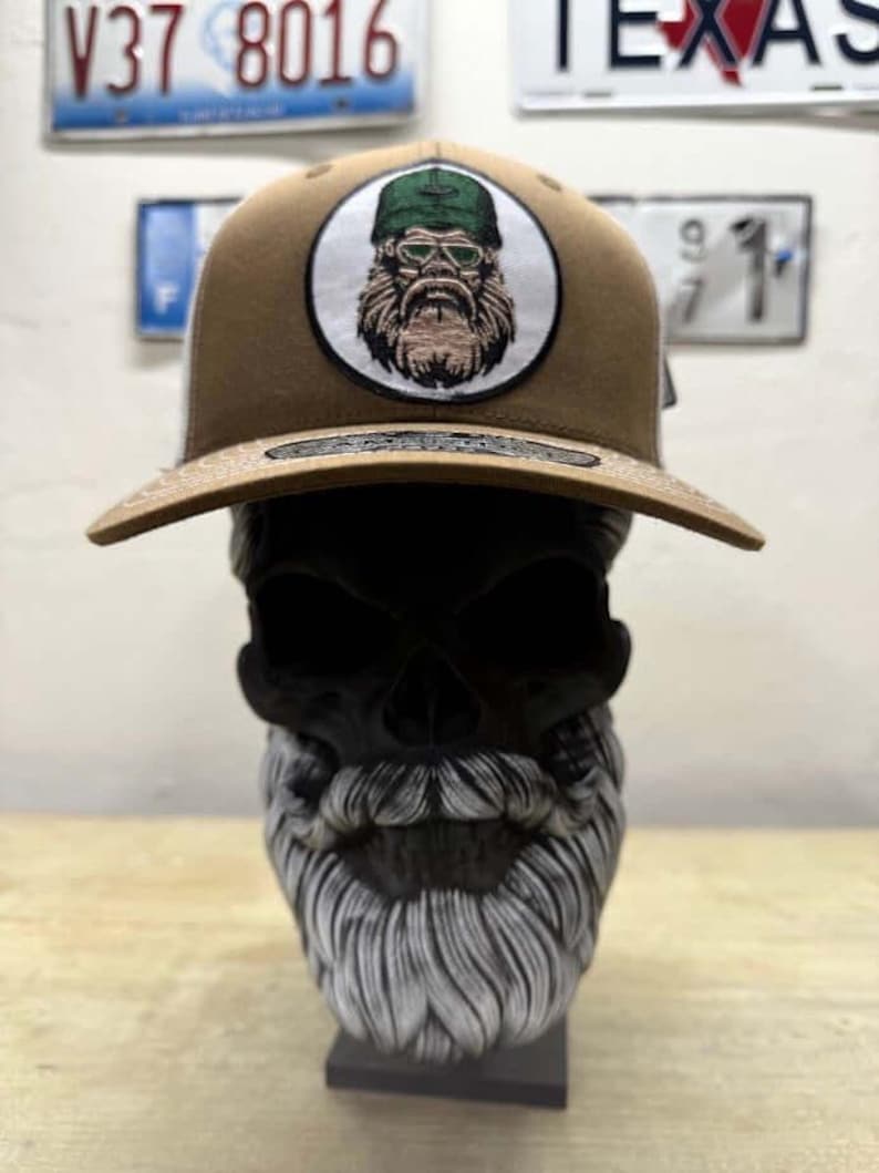 Bigfoot Beard Guy Trucker Hat - Statement Cap for Outdoor Yeti ...