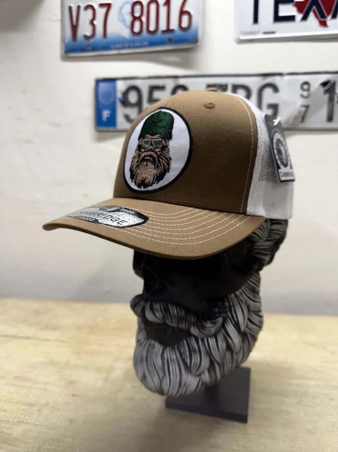 Bigfoot Beard Guy Trucker Hat - Statement Cap for Outdoor Yeti ...