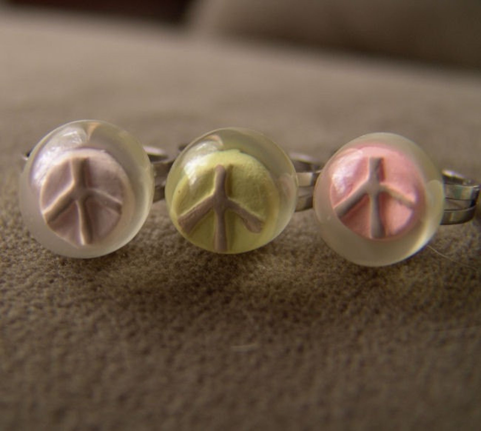 1968 PEACE Symbol Dome Ring Amazing UNBROKEN Condition - Etsy