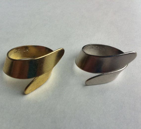 1960's Cracker Jack Ring in TWIST Design Similar to | Etsy