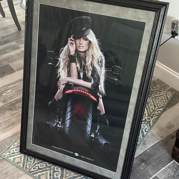 V Miller Art - Etsy Australia