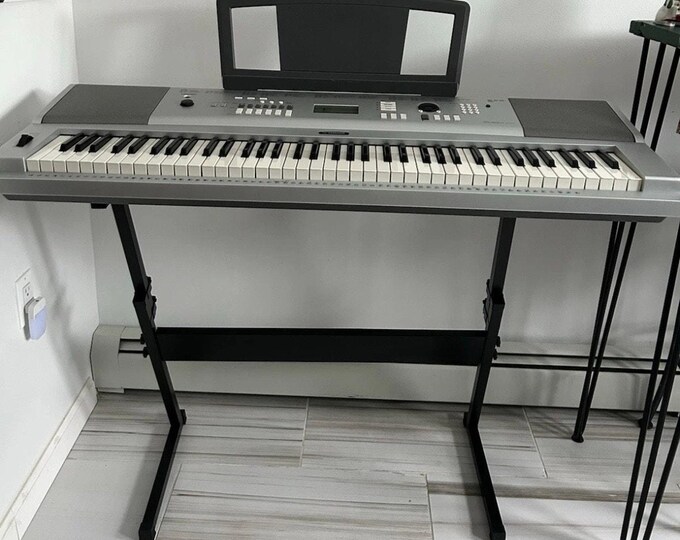 Vintage Yamaha Portable Grand Piano DGX-230 Piano Electronic Keyboard ...