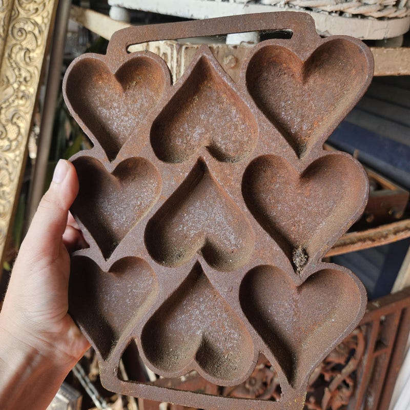 Cast Iron Hearts Pan - Etsy