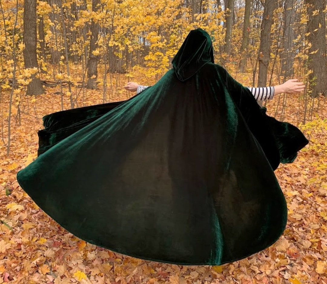 FULL CIRCLE Emerald Green Velvet Cloak - Custom Length - Etsy Australia
