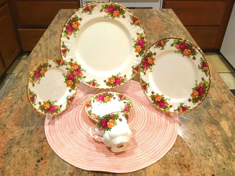 Royal Albert “old Country Roses” China Set 5 Peices. Preowned - Etsy