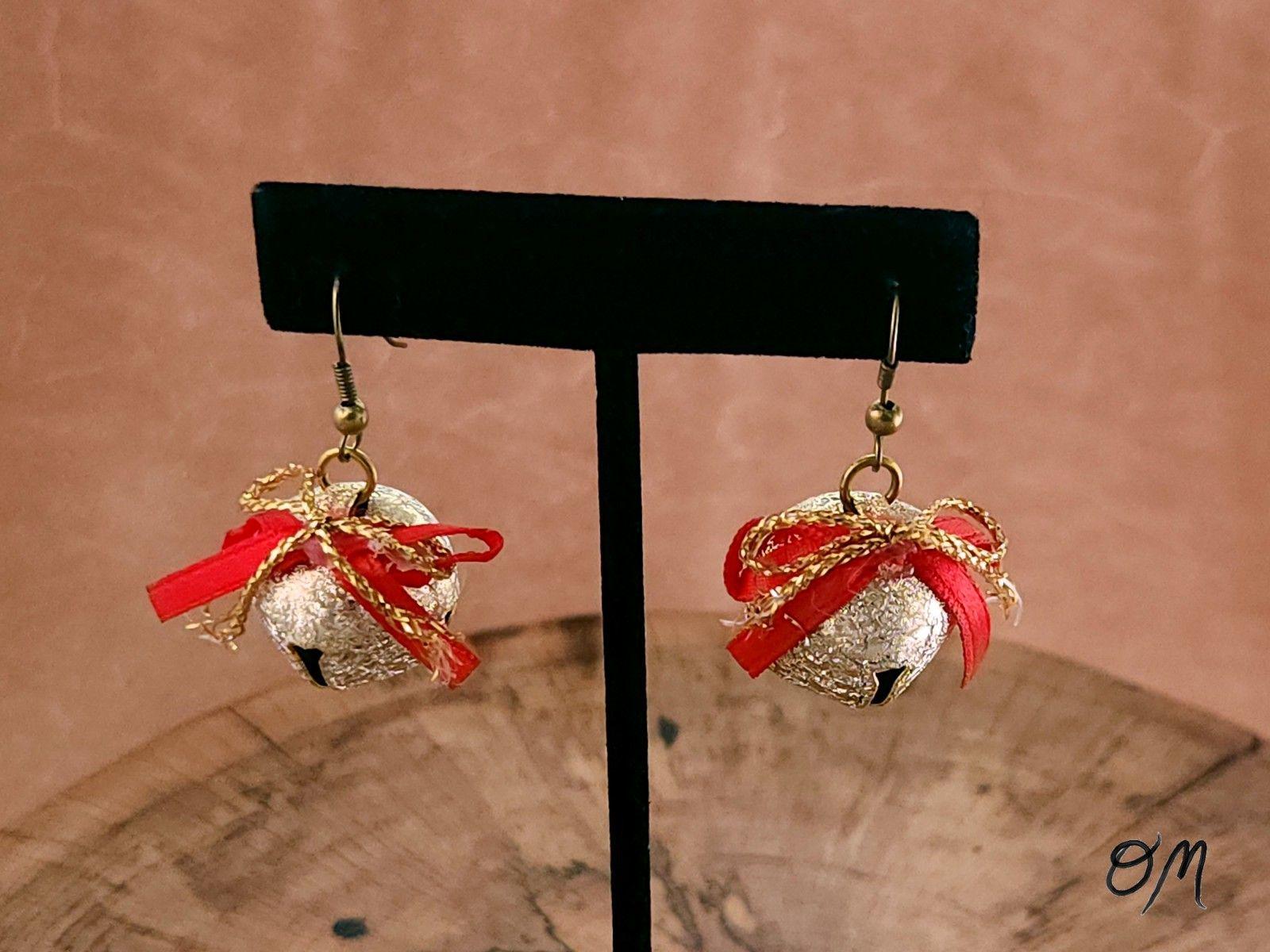 Vintage Christmas Jingle Bell and Bow Wire Hook Dangle Earrings - Etsy