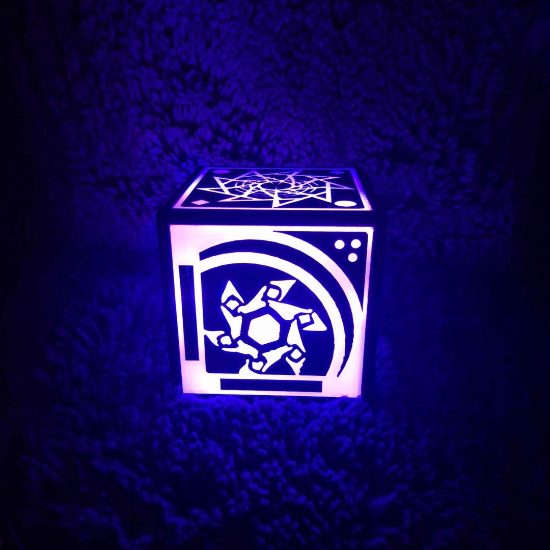 Necrobloxicon Cube Lamp - Etsy