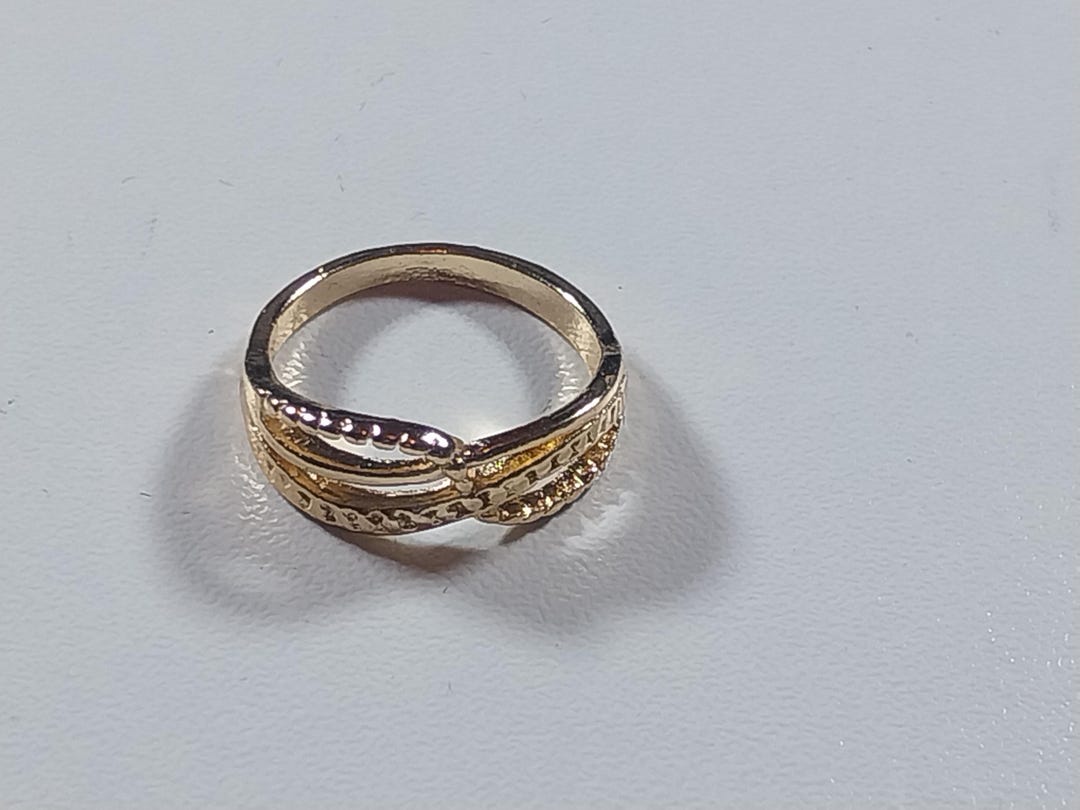 Yellow Gold Cross Over Ring - Etsy