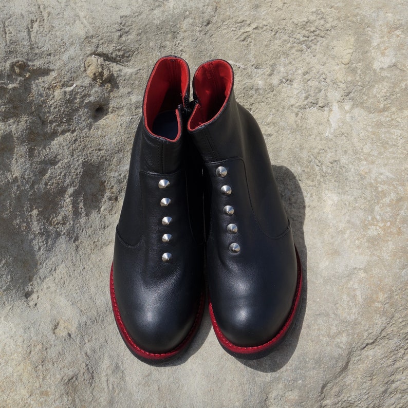 Bota de cuero negro con pernos con púas cuña de plataforma | Etsy