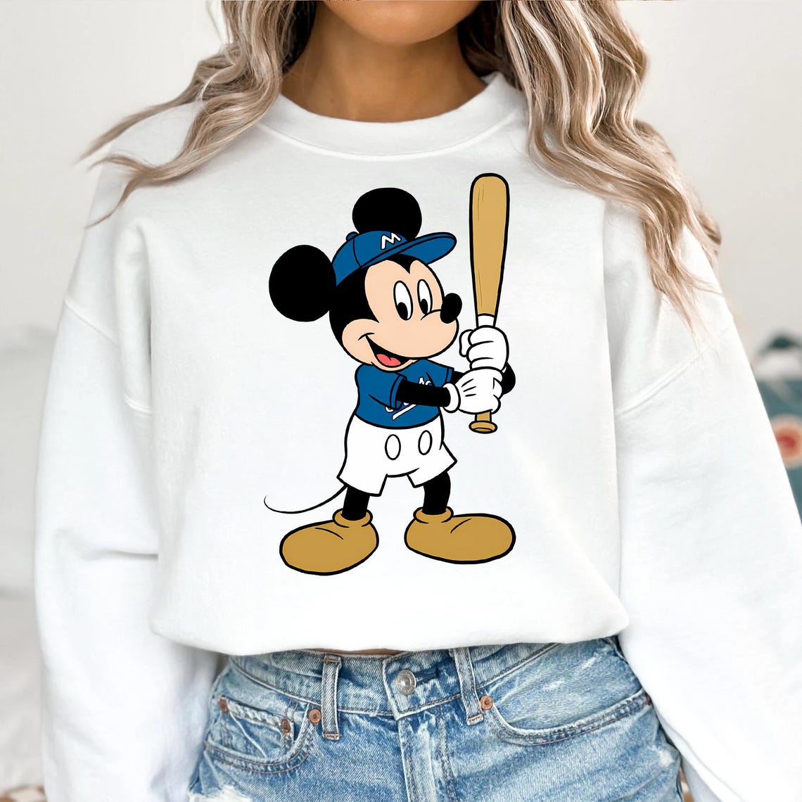Cute Mickey Playing Baseball Png, Mickey Mouse Baseball Player Png ...