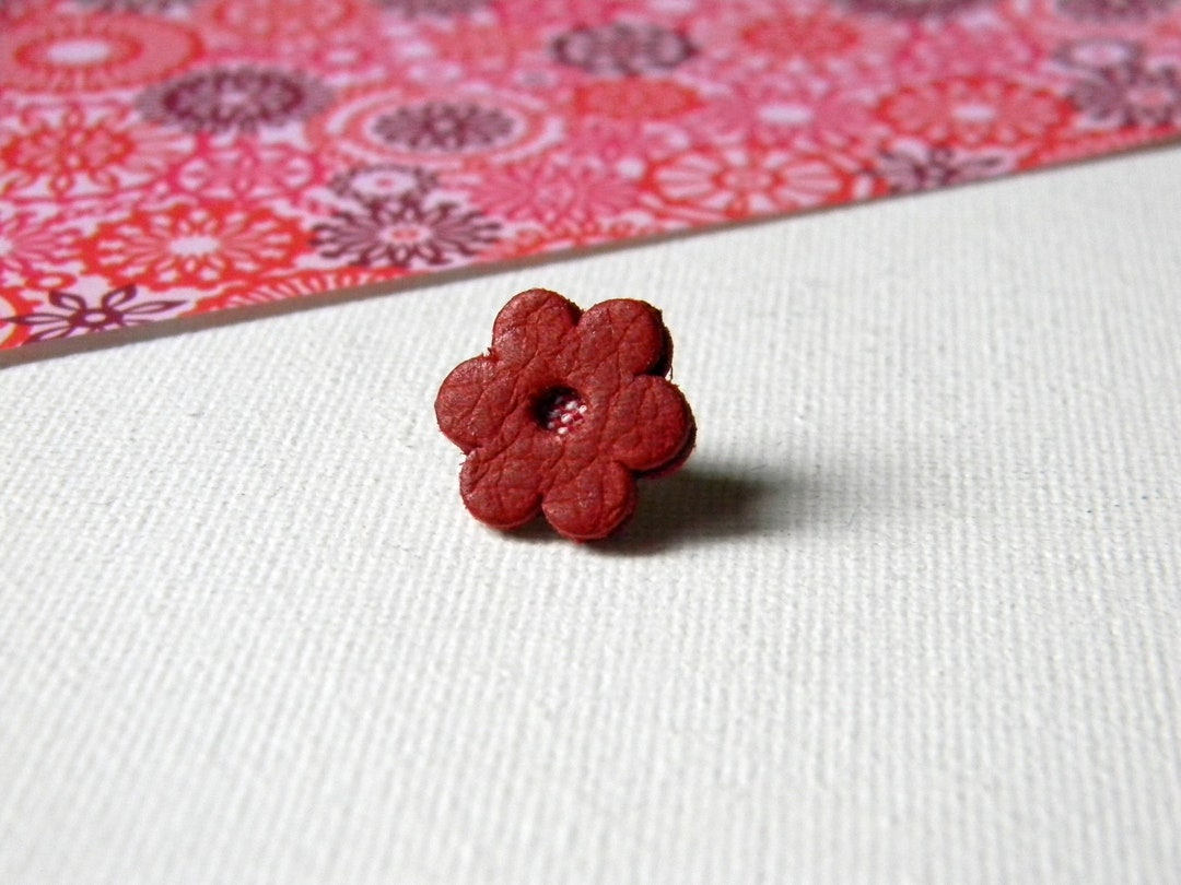 Red Lapel Pin. Tiny Lapel Flower. Small Leather Boutonniere - Etsy