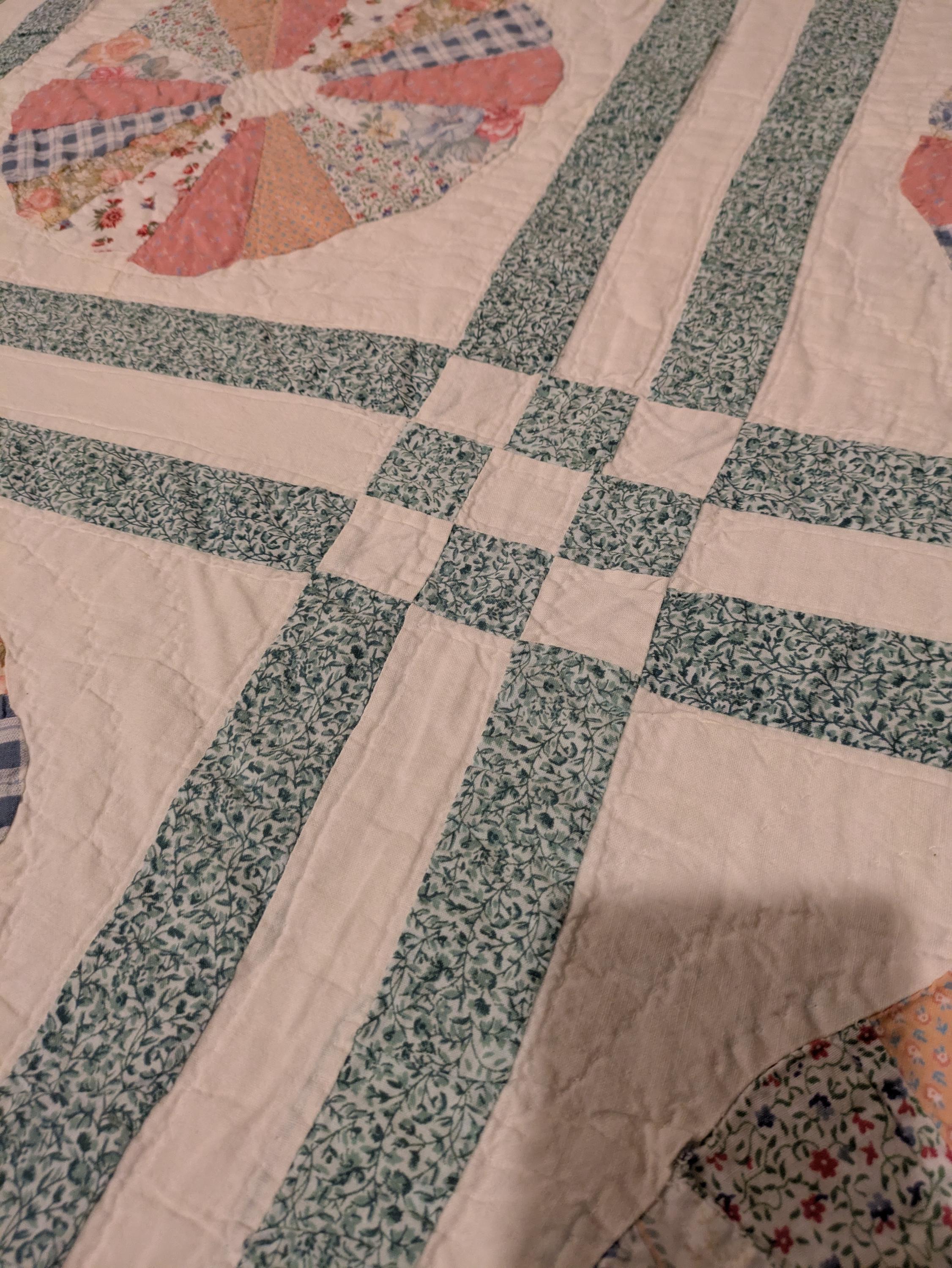 Vintage Dresden Plate Patchwork CUTTER Quilt. Full Size. Beautiful ...