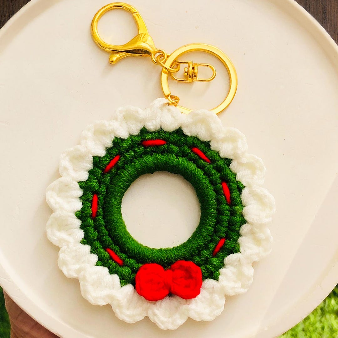 Wreath Keychain Christmas Crochet Pattern, Wreath Ornament Christmas ...