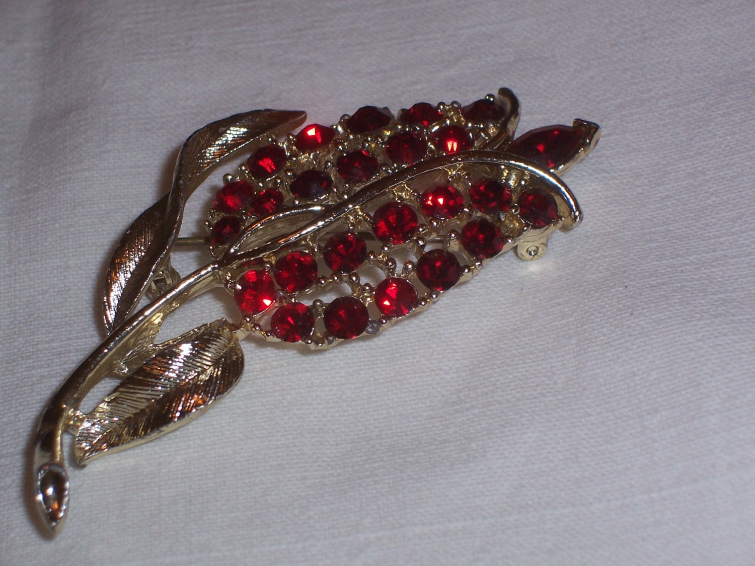 Vintage Brooch With Red Rhinestones - Etsy