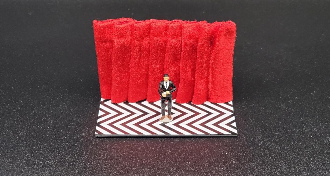 Twin Peaks Mini Agent Cooper in Red Room Magnet (david Lynch, Agent ...