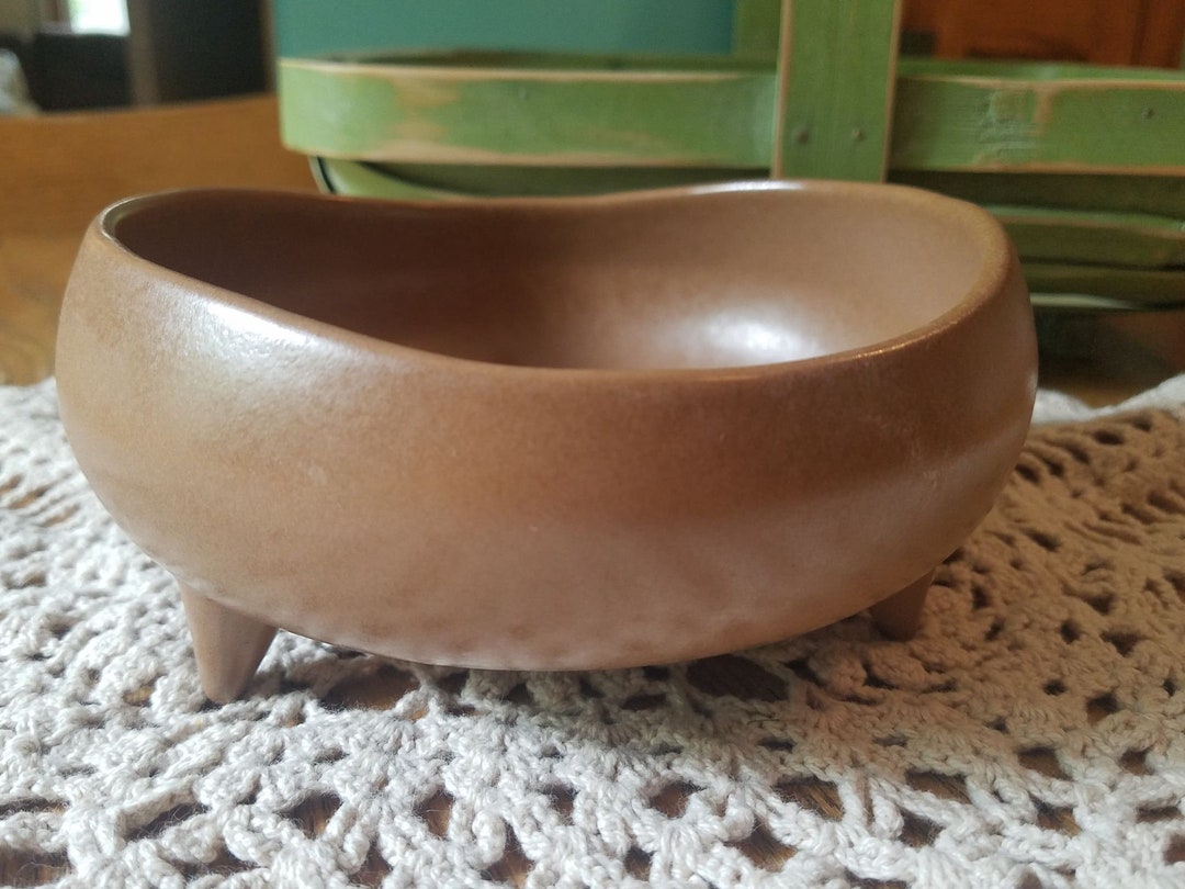 Vintage Natural Colored Red Wing Bowl With Three Legs M5011 - Etsy