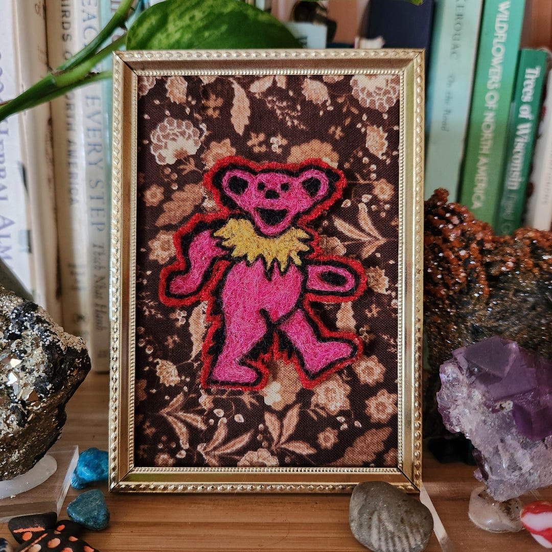 Grateful Dead Dancing Bear Patch Pink With Yellow Scruff in Gold Plated ...