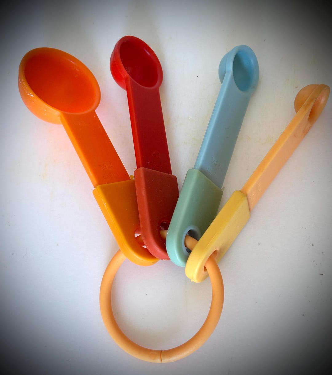 Vintage Melamine 1960’s Measuring Spoons - Etsy