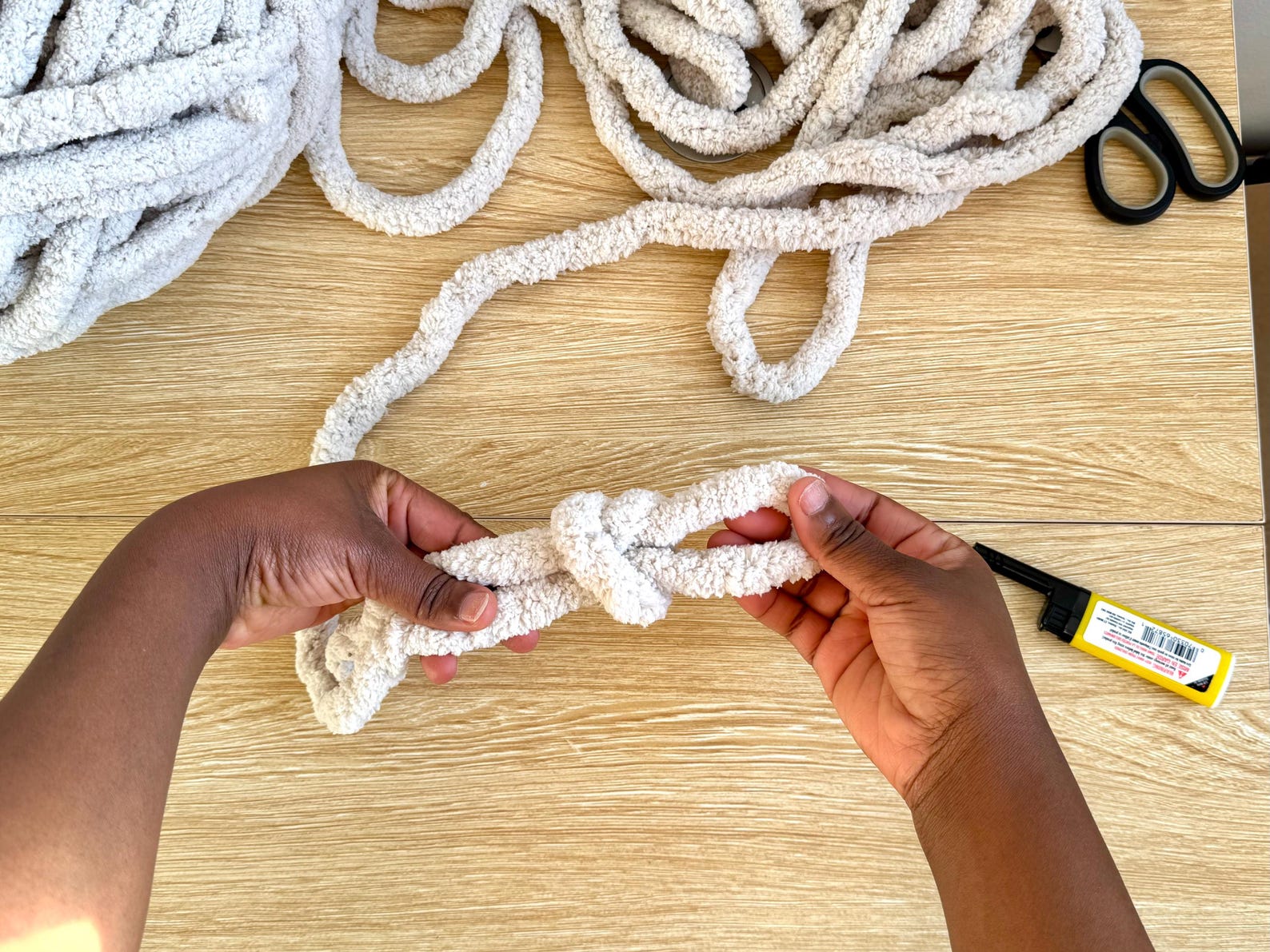 Tutorial Video: How to Hand-knit a Chunky Blanket | DIY | Make Your Own ...